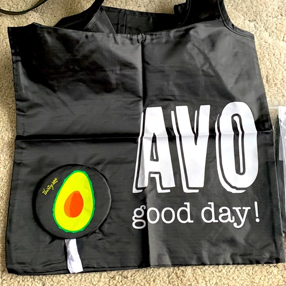 thirty-one | Bags | Thirty One Bags Fold Away Tote Avocado Design ...